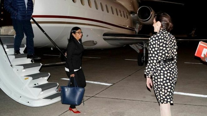 La embajada venezolana se llevó 40 maletas del avión de Delcy Rodríguez ...