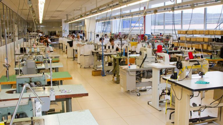Inditex consigue ganar un 2% más, hasta los 438 millones, en su primer ...