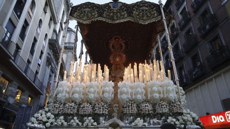 Lunes Santo en Sevilla: horarios procesiones, itinerarios y recorridos ... Lunes Santo en Sevilla: horarios procesiones, itinerarios y recorridos ...
