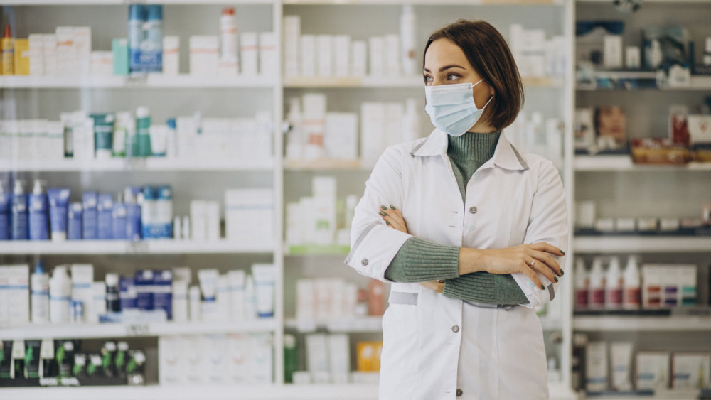 Hay cosméticos que es mejor comprarlos en la farmacia: son estos