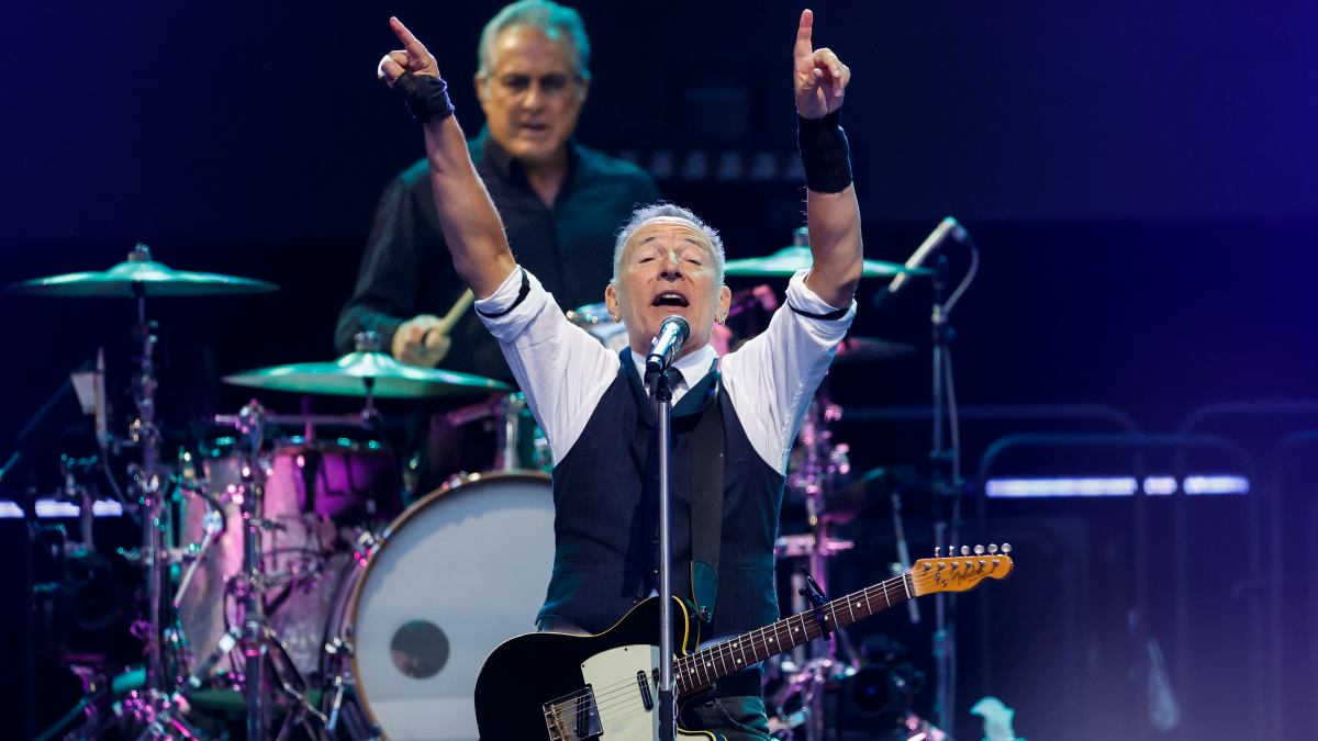 La 'fiesta' de Bruce Springsteen, el 'superviviente' que aterrizó en ...